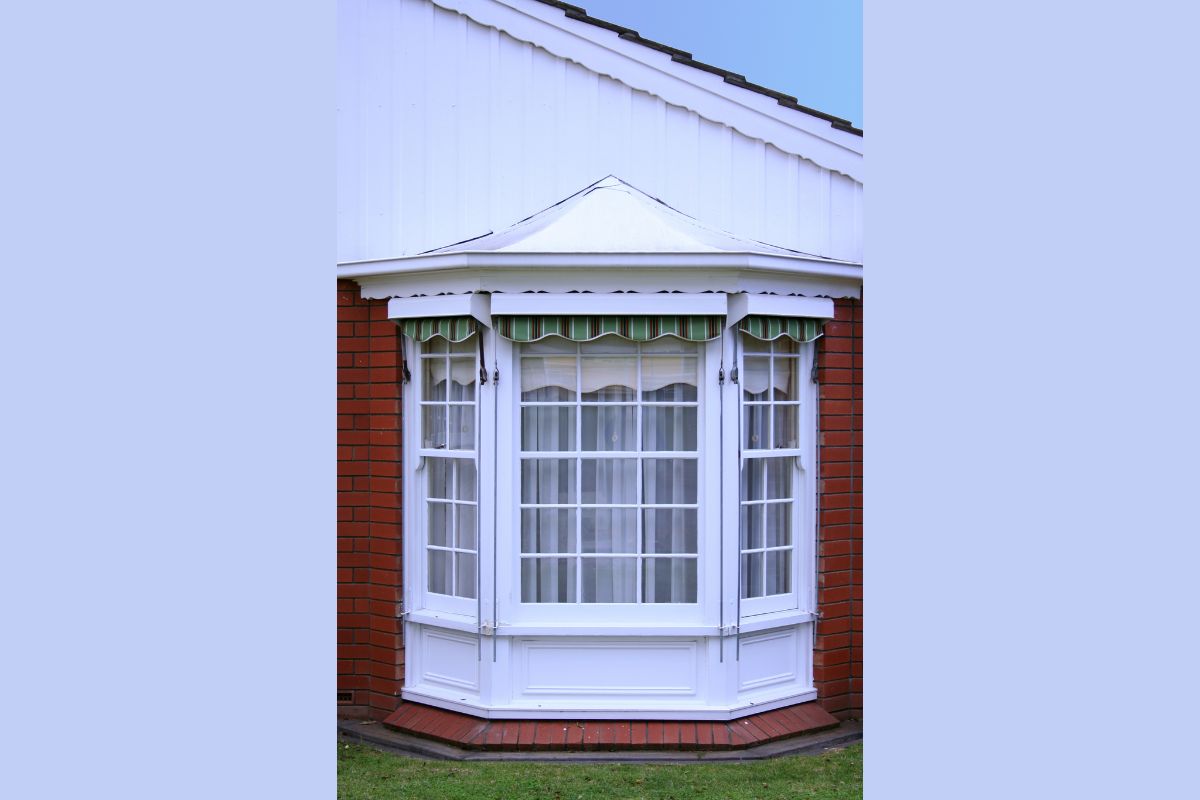 10 Bay Window Designs That Add Style To Your Home
